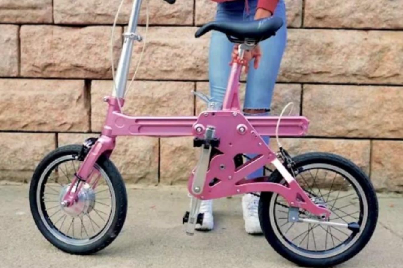 Sepeda Kompak Pop-Cycle dengan Kerangka Geser Diluncurkan